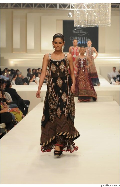 Umar saeed at carnival de Coture 4 - Rewaj | Women Lifestyle