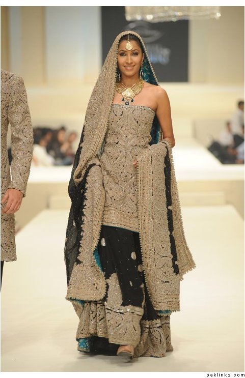 Umar saeed at carnival de Coture 5 - Rewaj | Women Lifestyle